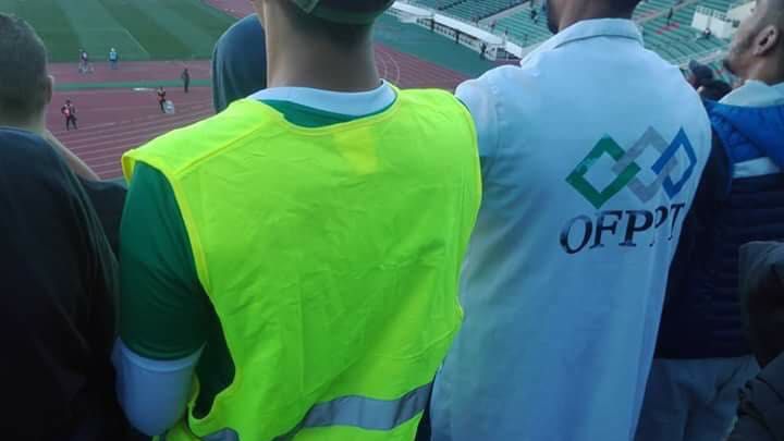 Diapo-vidéo. Raja: les supporters au stade en tenues de travail... pour ...