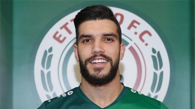 Walid Azaro va rester en Arabie saoudite jusqu'à la fin de la saison