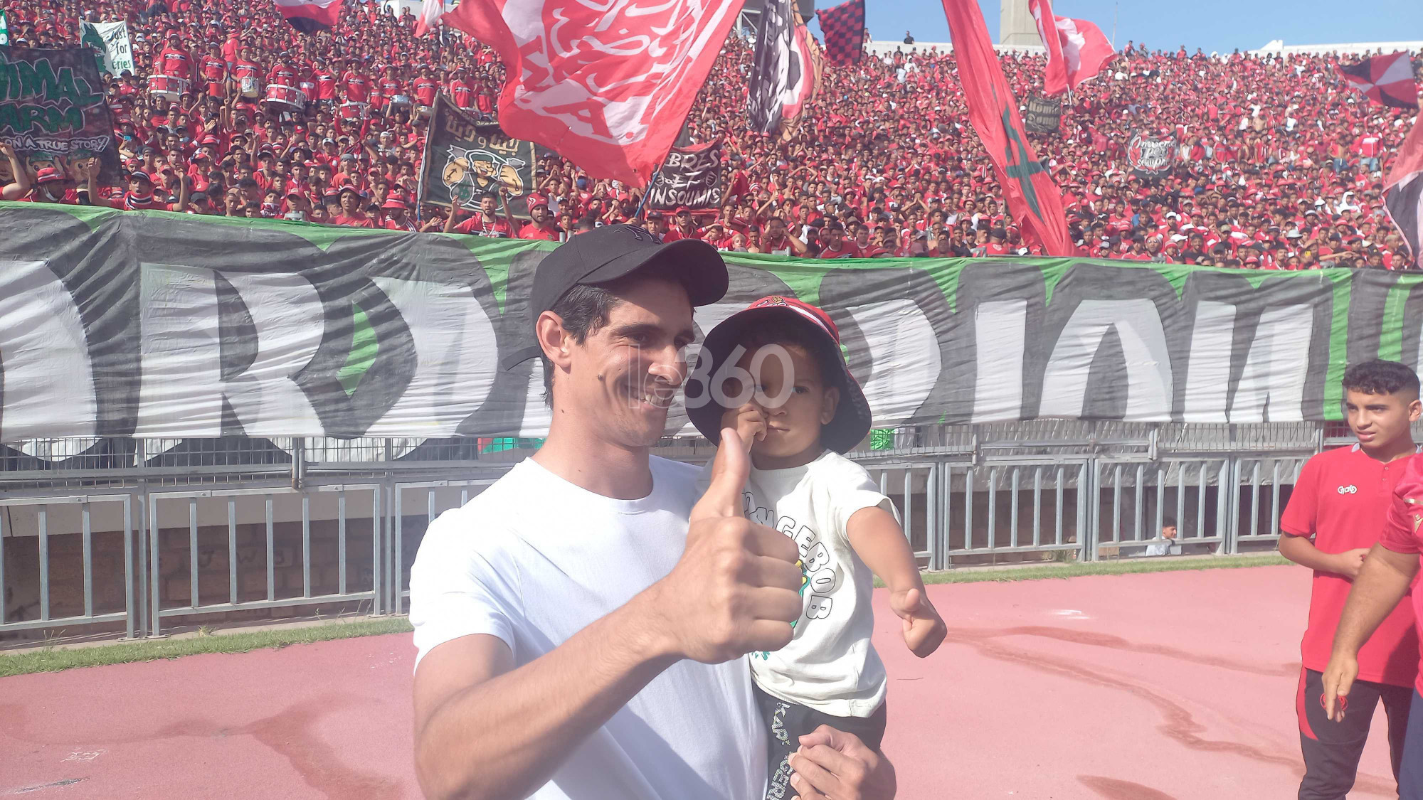 Diapo. Bounou et son fils au derby Wydad-Raja