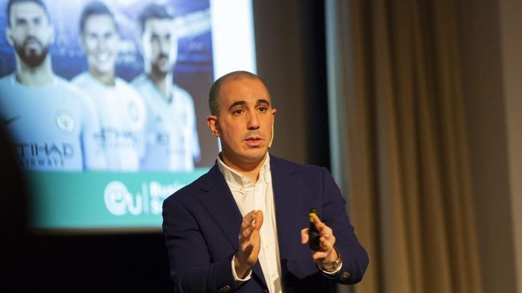 Qui est Omar Berrada, le nouveau patron marocain de Manchester United?