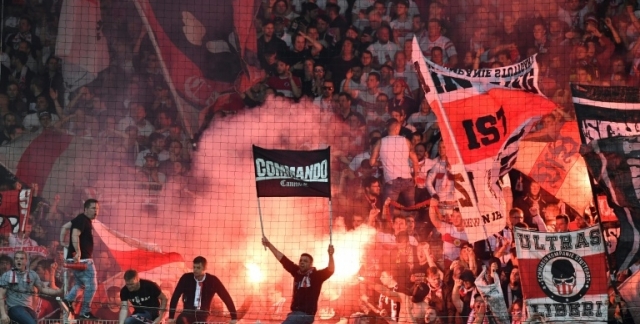 Coronavirus: les "ultras" du foot allemand se rachètent