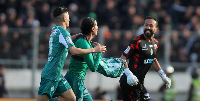 Botola Pro Inwi: le Raja dompte l'AS FAR et devient son dauphin au ...