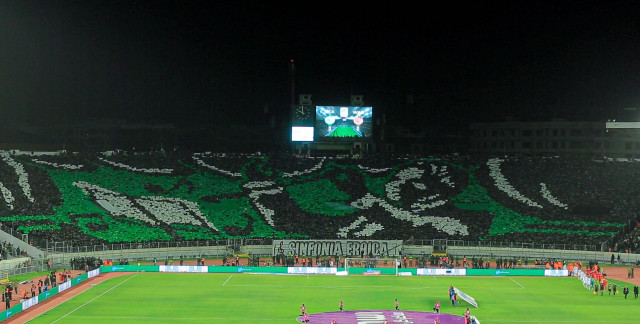 Raja-Wydad: les Ultras des Verts déploient cinq tifos impressionnants